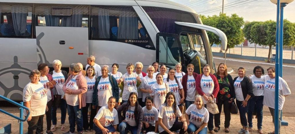 MELHOR IDADE DE TRABIJU VISITA A MAIOR EXPOSIÇÃO DE FLORES DA AMÉRICA ...